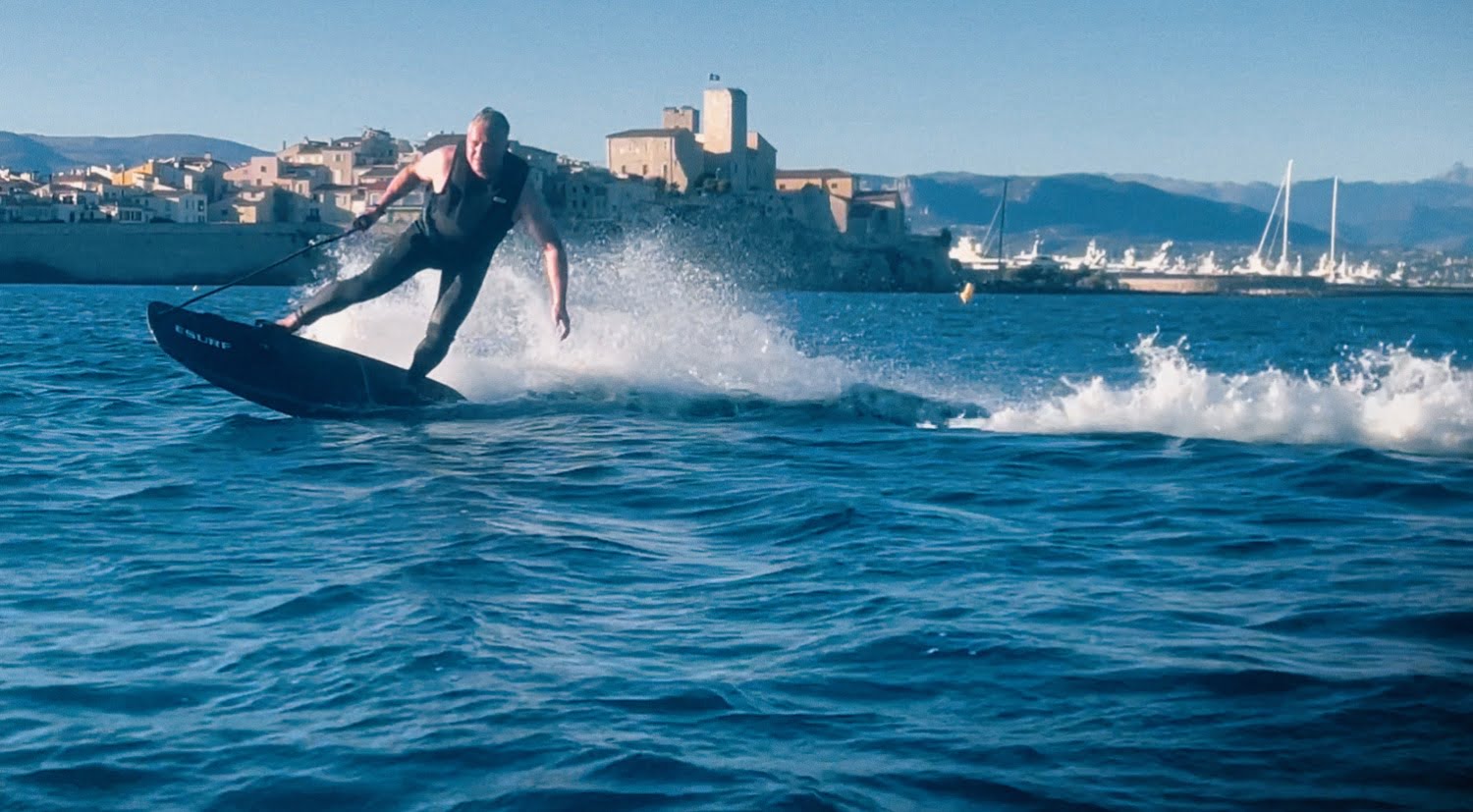 ESURF 2022 - Das Jetboard von Kai Lenny - E-Surfer